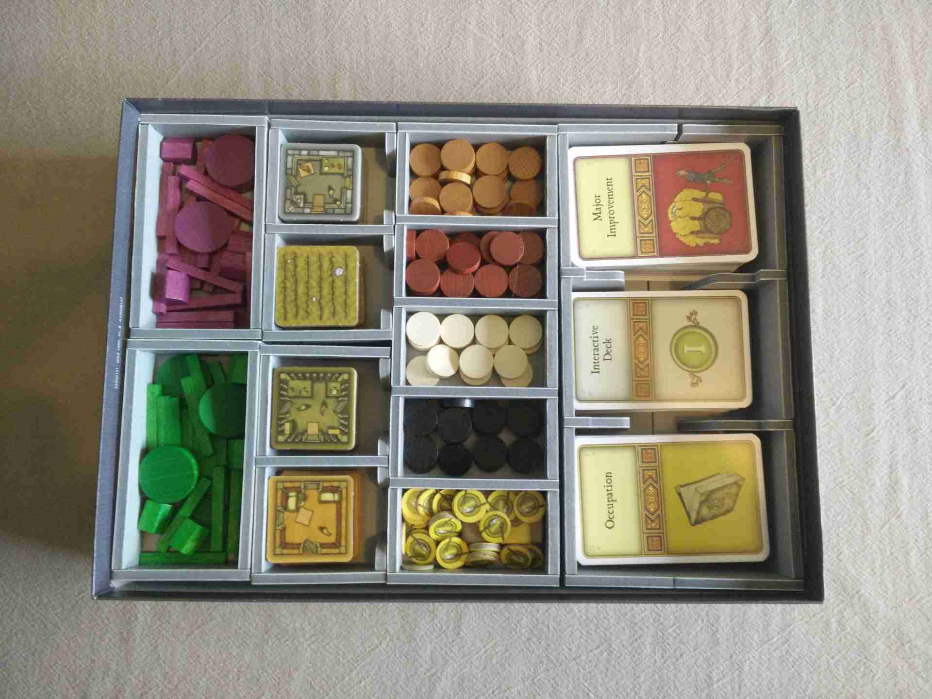 Folded Space - Dystopeek